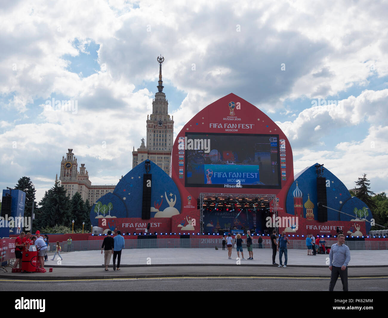 Tunisian football fans world cup hi-res stock photography and images ...