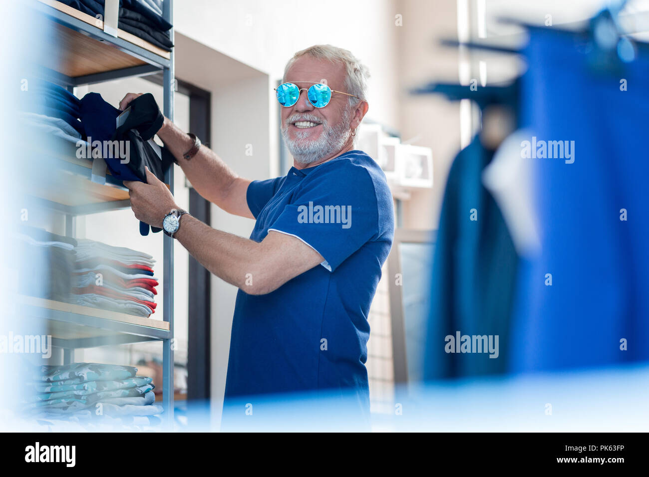 Customer purchase hi-res stock photography and images - Alamy