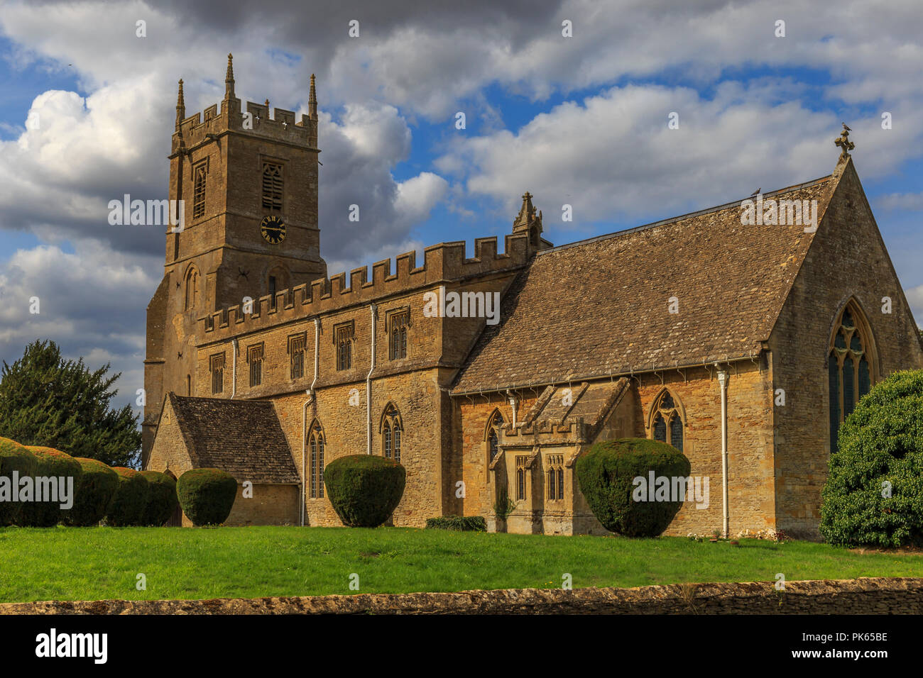 St Peter & St Paul Church, Long Compton Stock Photo - Alamy