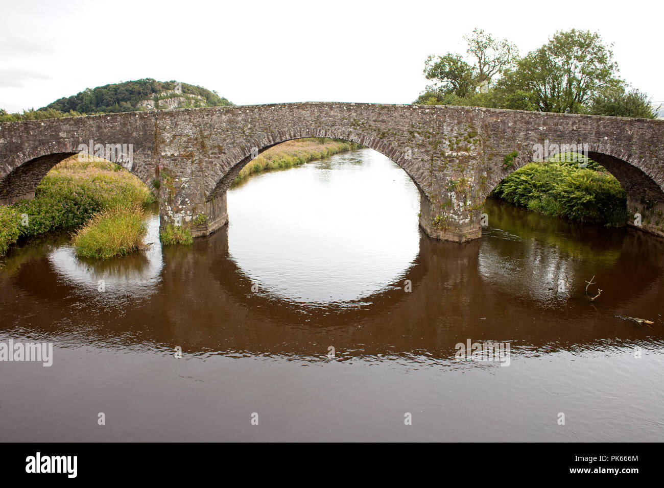 The Old Forth Road Bridge over the River Forth near Stirling, Scotland ...