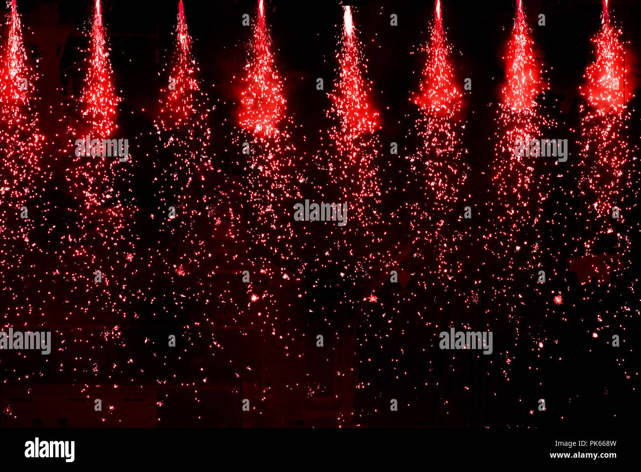 Red theatre lights hi-res stock photography and images - Alamy