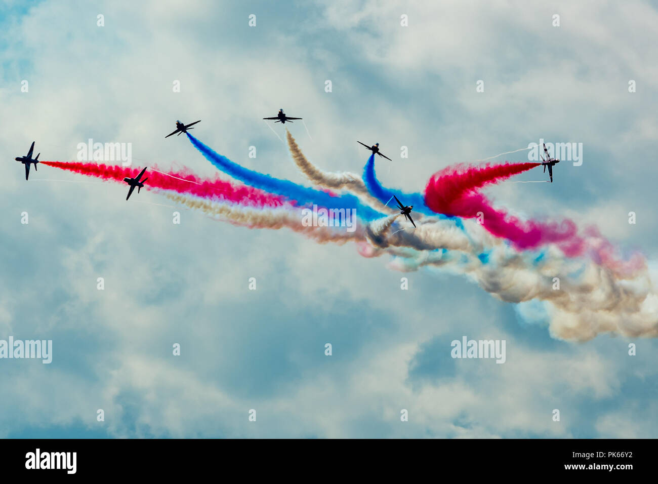 Fast jet break hi-res stock photography and images - Alamy