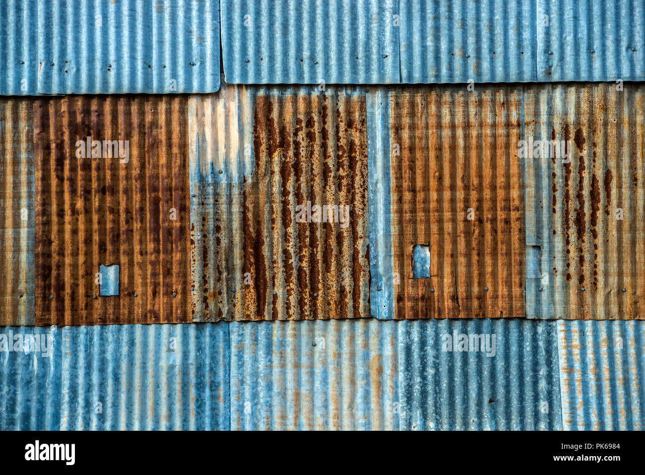 rusty rustic corrugated metal barn building Stock Photo - Alamy