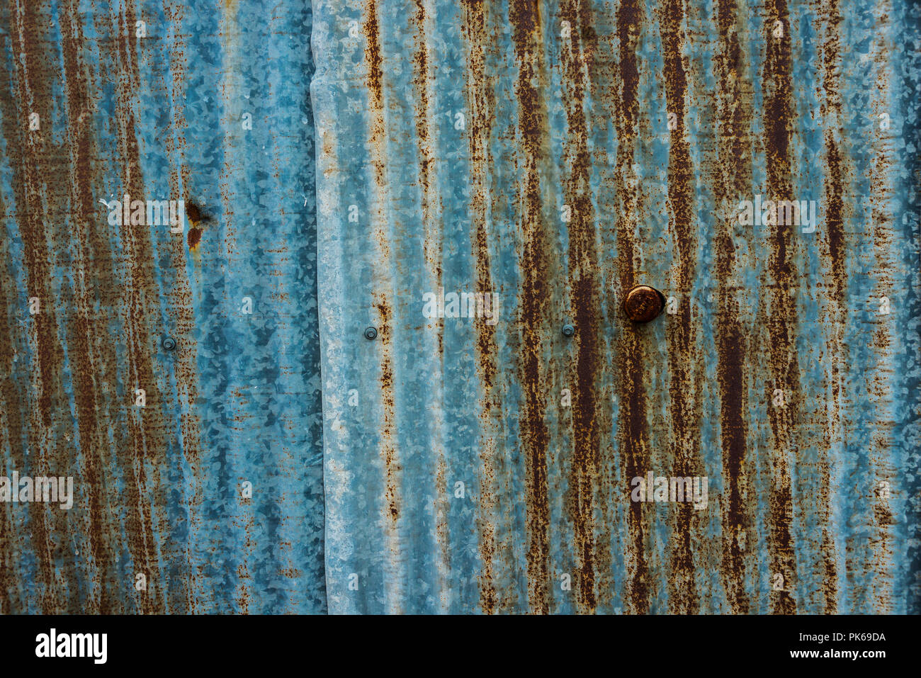 rusty rustic corrugated metal barn building Stock Photo - Alamy