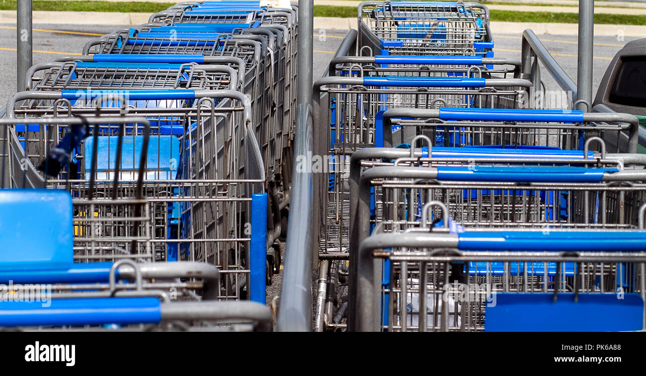 Shopping carts lined up hi-res stock photography and images - Alamy
