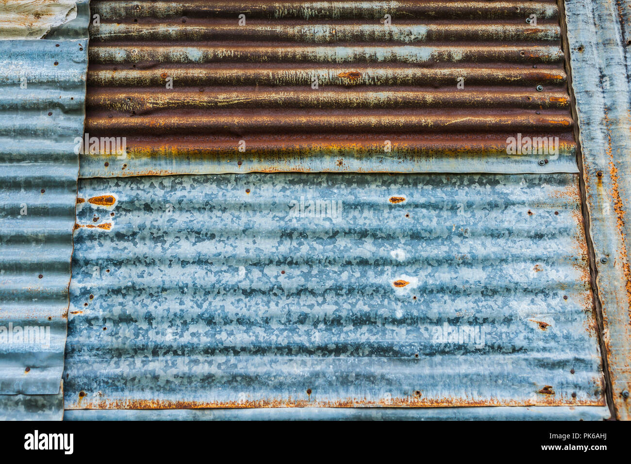 rusty rustic corrugated metal barn building Stock Photo - Alamy