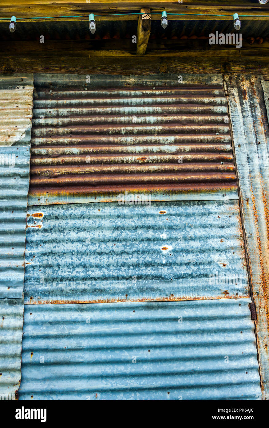 rusty rustic corrugated metal barn building Stock Photo - Alamy