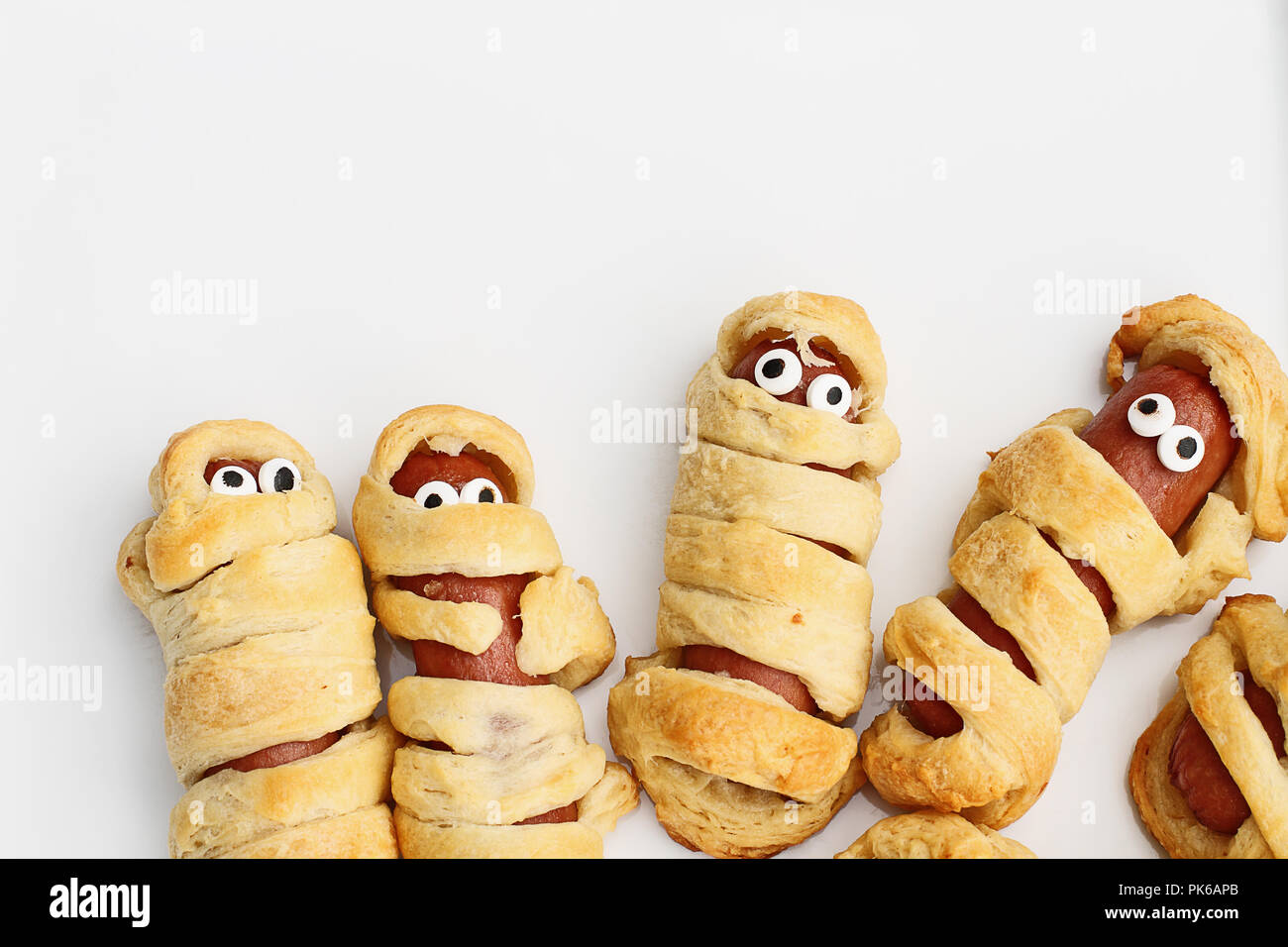 Wrapped mummy hi-res stock photography and images - Alamy