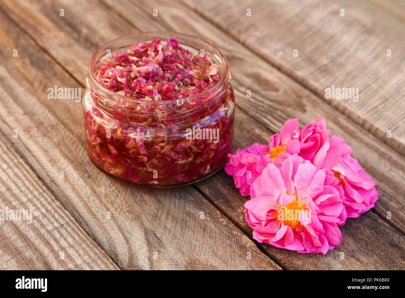Jar of rose petals hi-res stock photography and images - Alamy