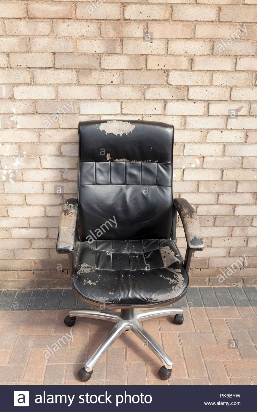 Broken Office Chair Stock Photos & Broken Office Chair Stock Images - Alamy