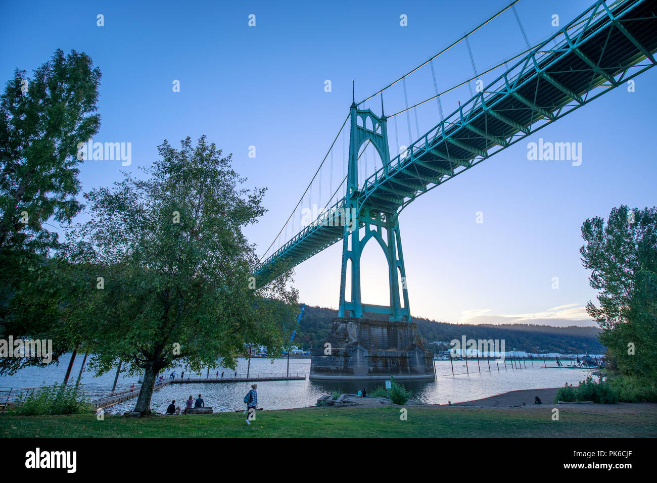 St Johns Bridge in Portland Oregon Over Willamette River Stock Photo ...