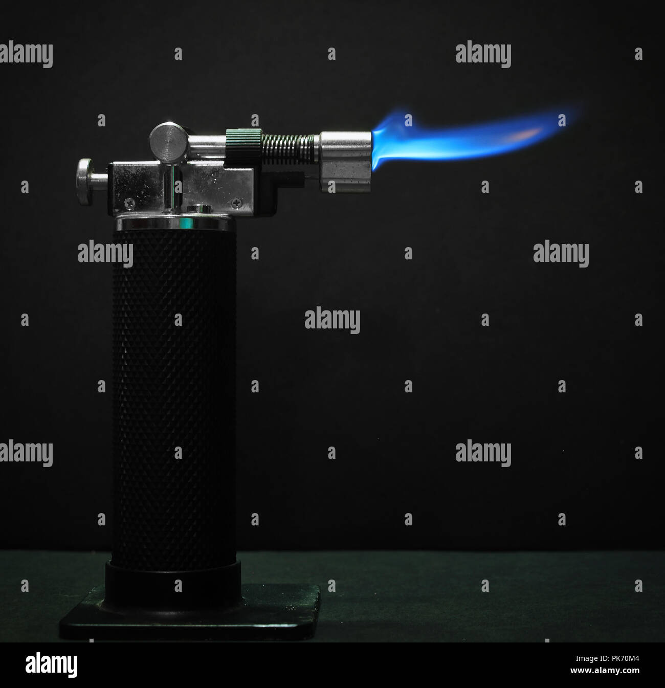Blue flame hi-res stock photography and images - Alamy