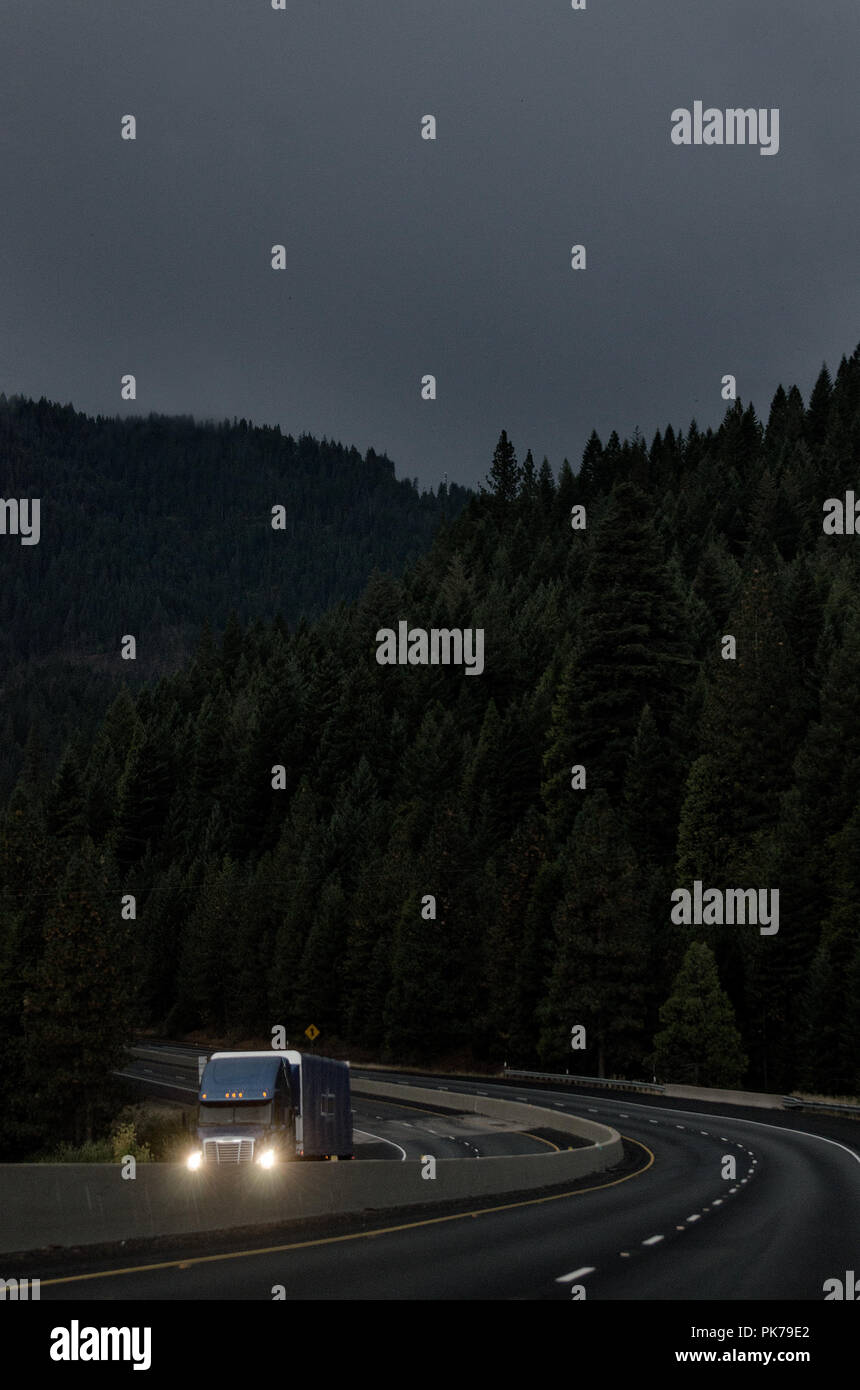 Portland highway driving night hi-res stock photography and images - Alamy