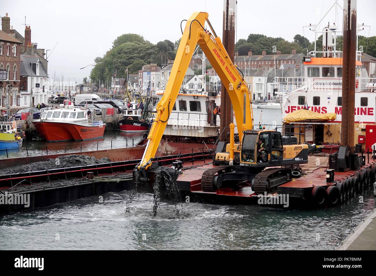 Dredging operations hi-res stock photography and images - Alamy
