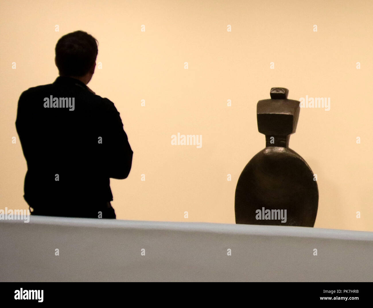 New York City, New York, USA. 11th Sep, 2018. An Art goer views Spoon ...