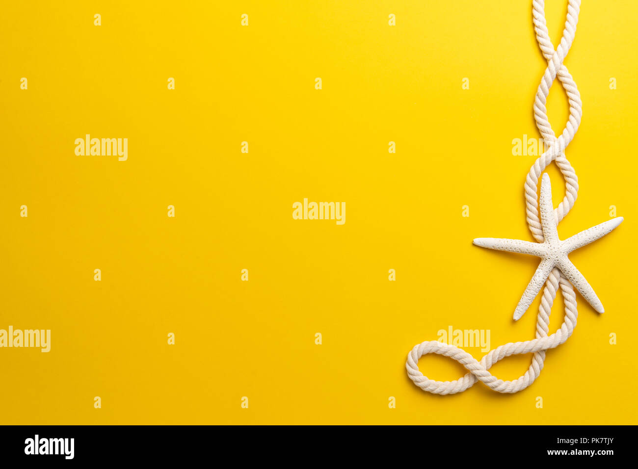 Plain sea background hi-res stock photography and images - Alamy