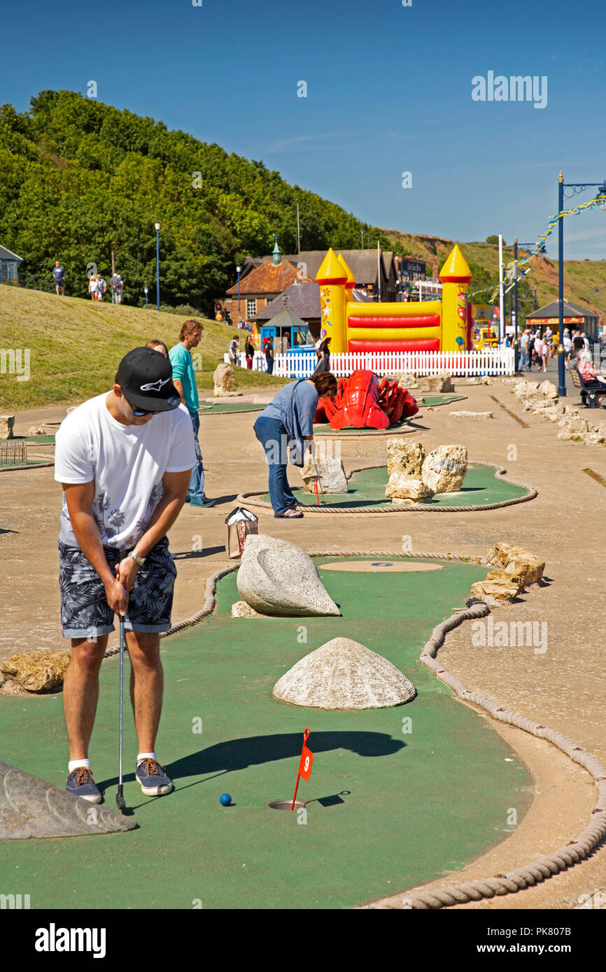 Promenade filey hi-res stock photography and images - Alamy