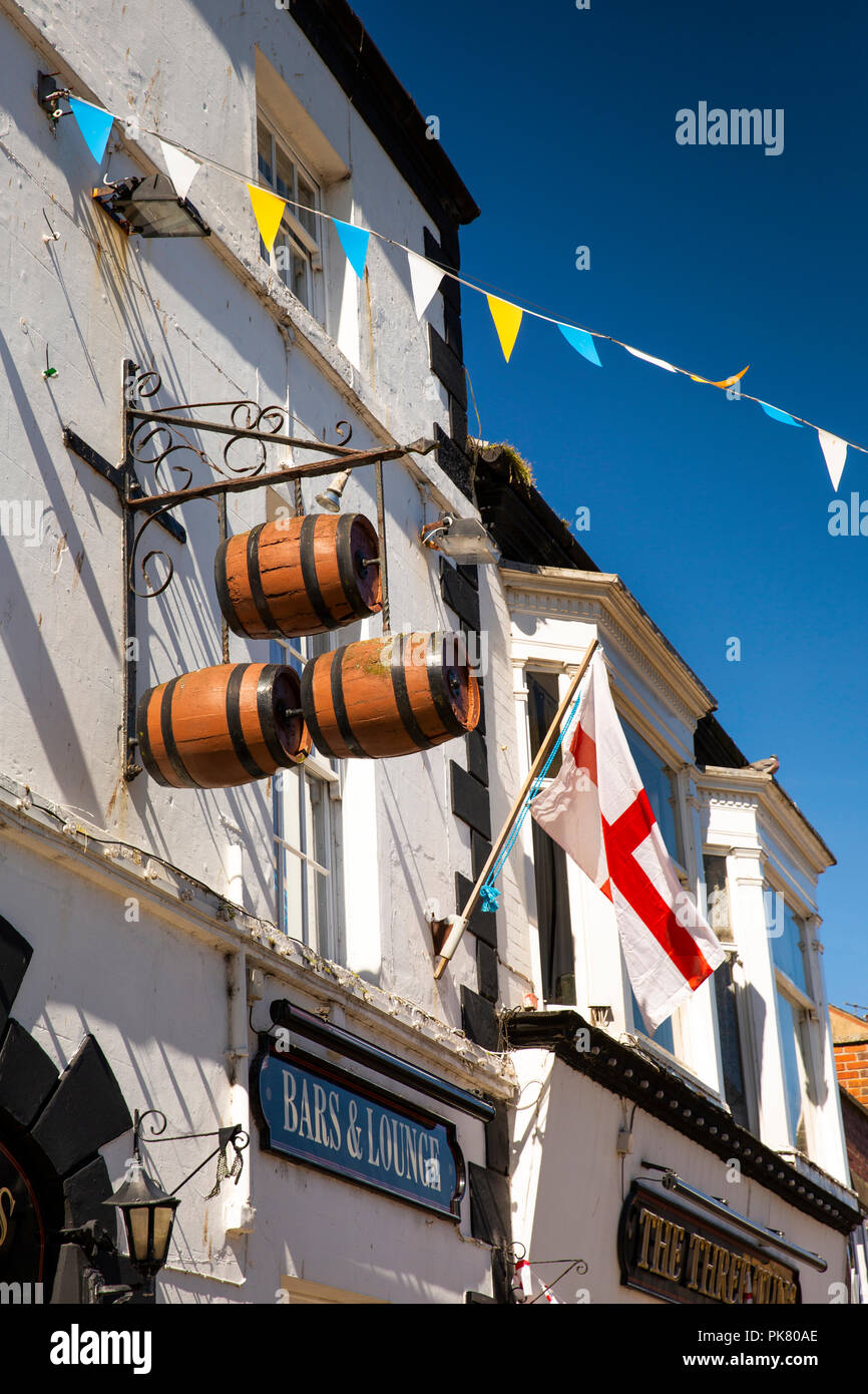 UK, England, Yorkshire, Filey, Murray Street, Three Tuns Inn public ...