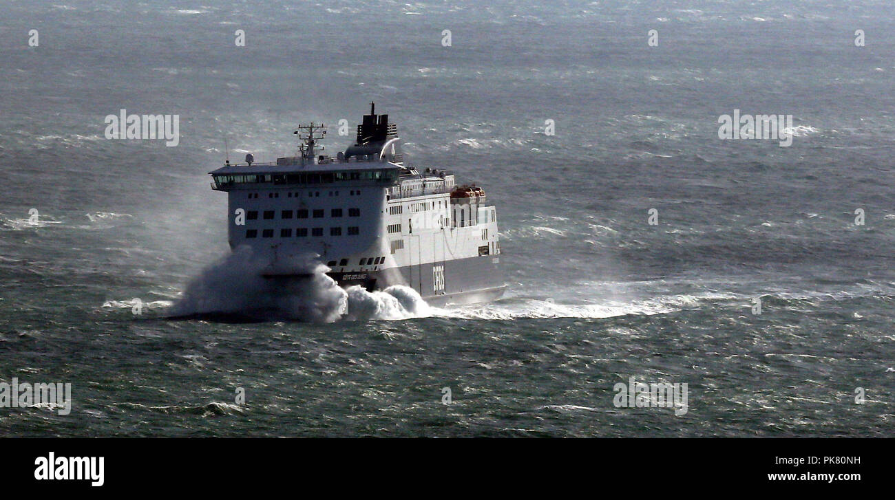 A dfds ferry crashes through waves hi-res stock photography and images ...