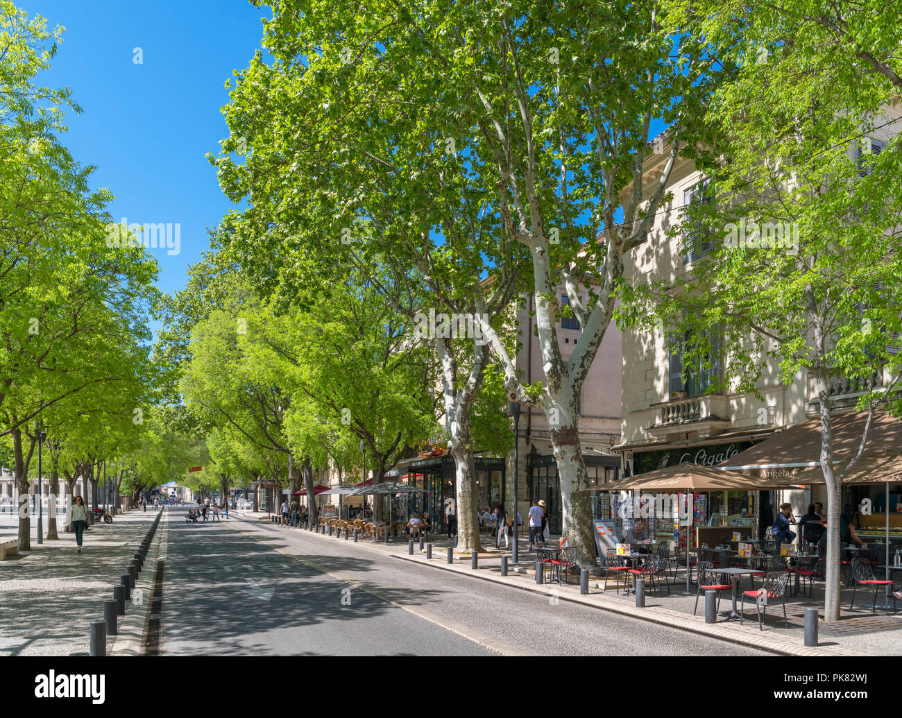 Nimes france street hi-res stock photography and images - Alamy