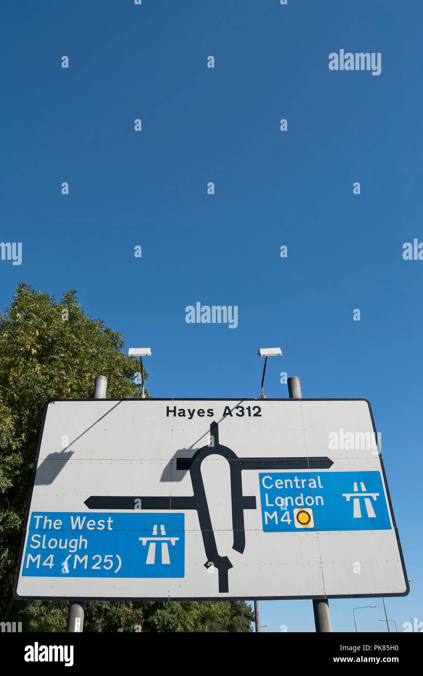 M4 motorway sign hi-res stock photography and images - Alamy