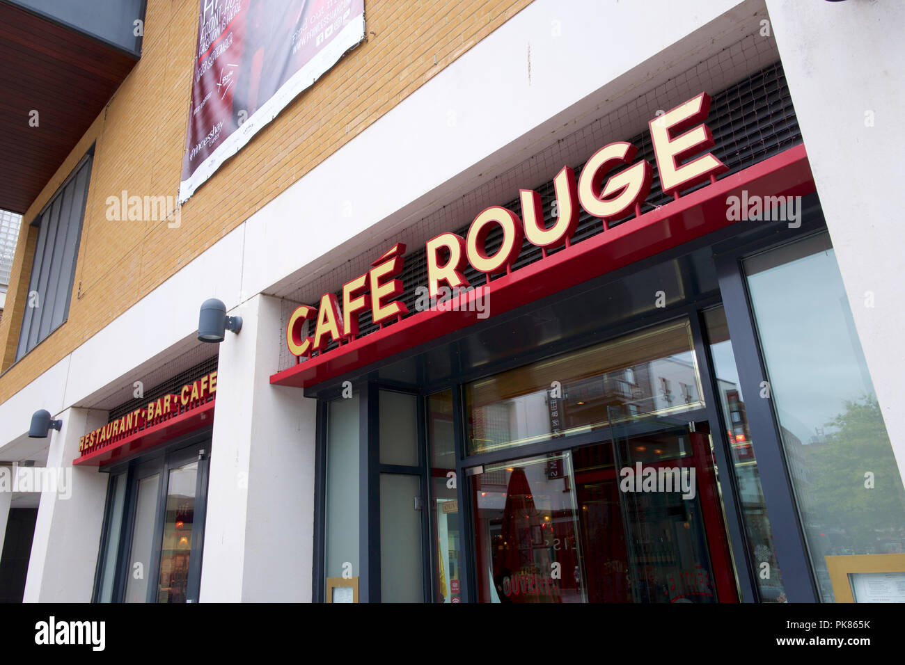 Cafe rouge hi-res stock photography and images - Alamy