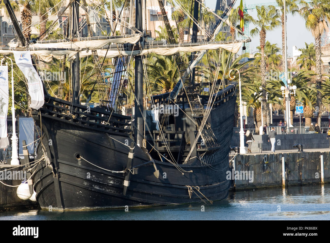 Waterfront harbor in barcelona hi-res stock photography and images - Alamy