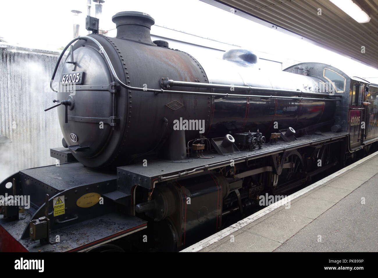 The Jacobite Steam Locomotive 62005 Waiting at the Platform in Fort ...