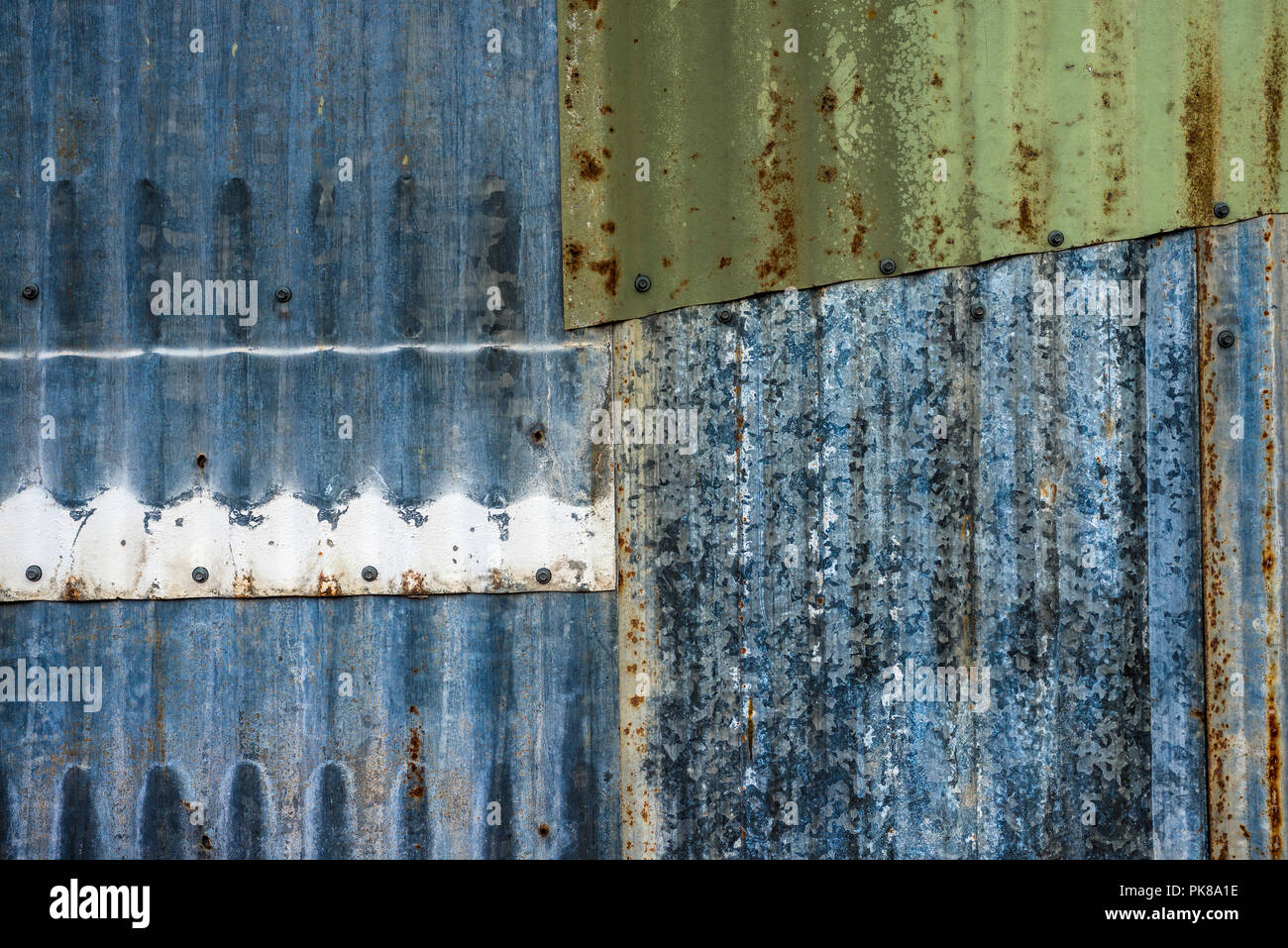 rusty rustic corrugated metal barn building Stock Photo - Alamy