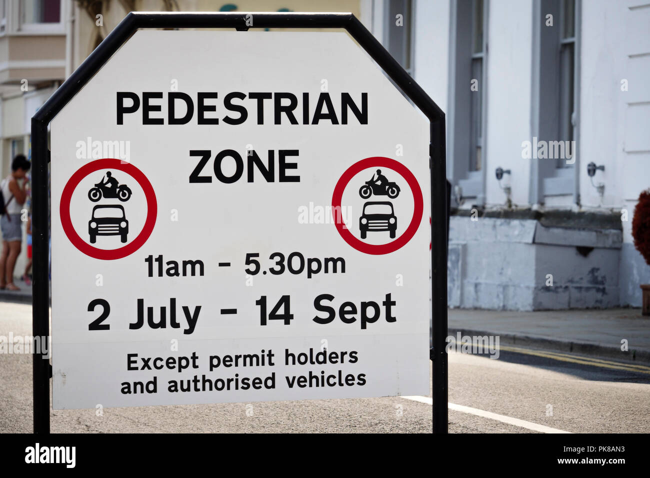 Pedestrian zone sign uk hi-res stock photography and images - Alamy