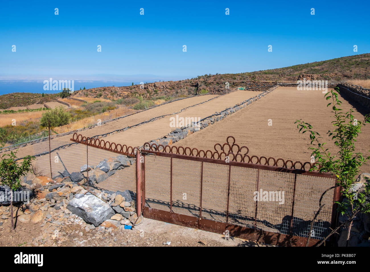 Area of land where crops are grown hi-res stock photography and images ...