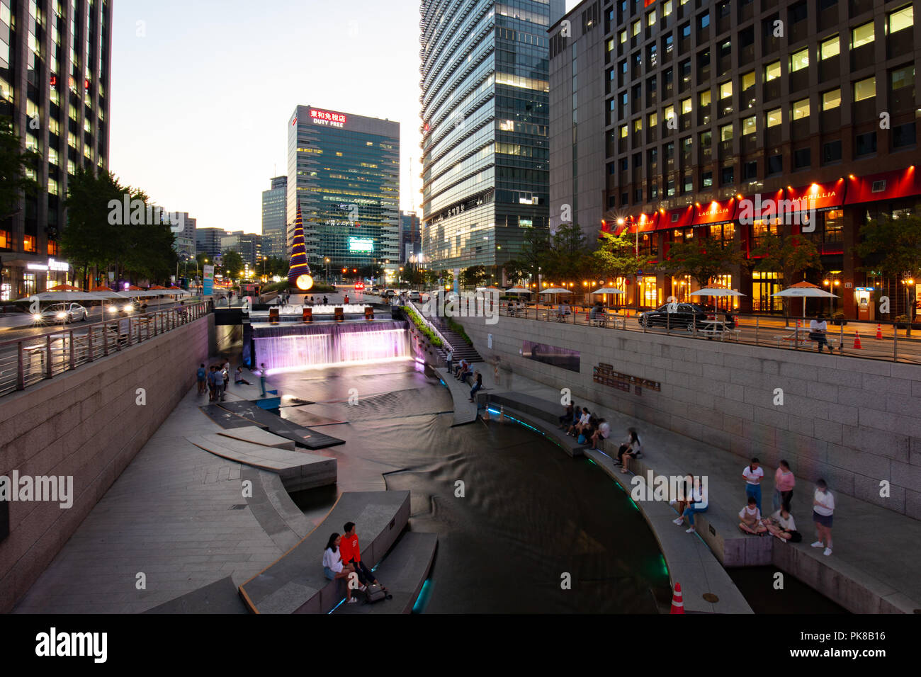 Cheonggyecheon River in Seoul Stock Photo - Alamy