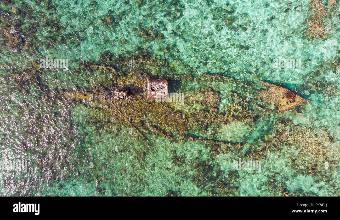 Sunken ship on coral reef hi-res stock photography and images - Alamy