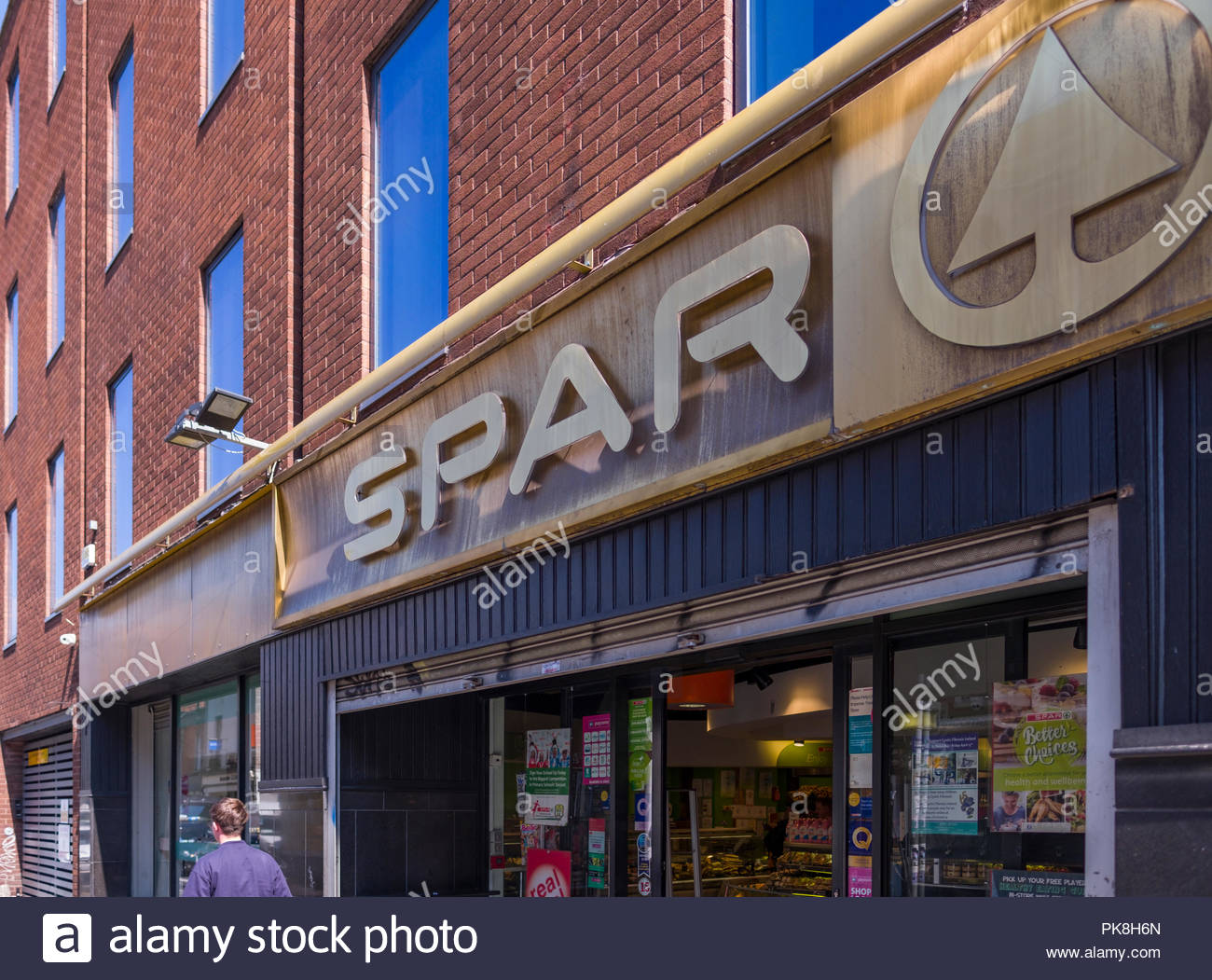 Retail Row Building Stock Photos & Retail Row Building Stock Images - Alamy