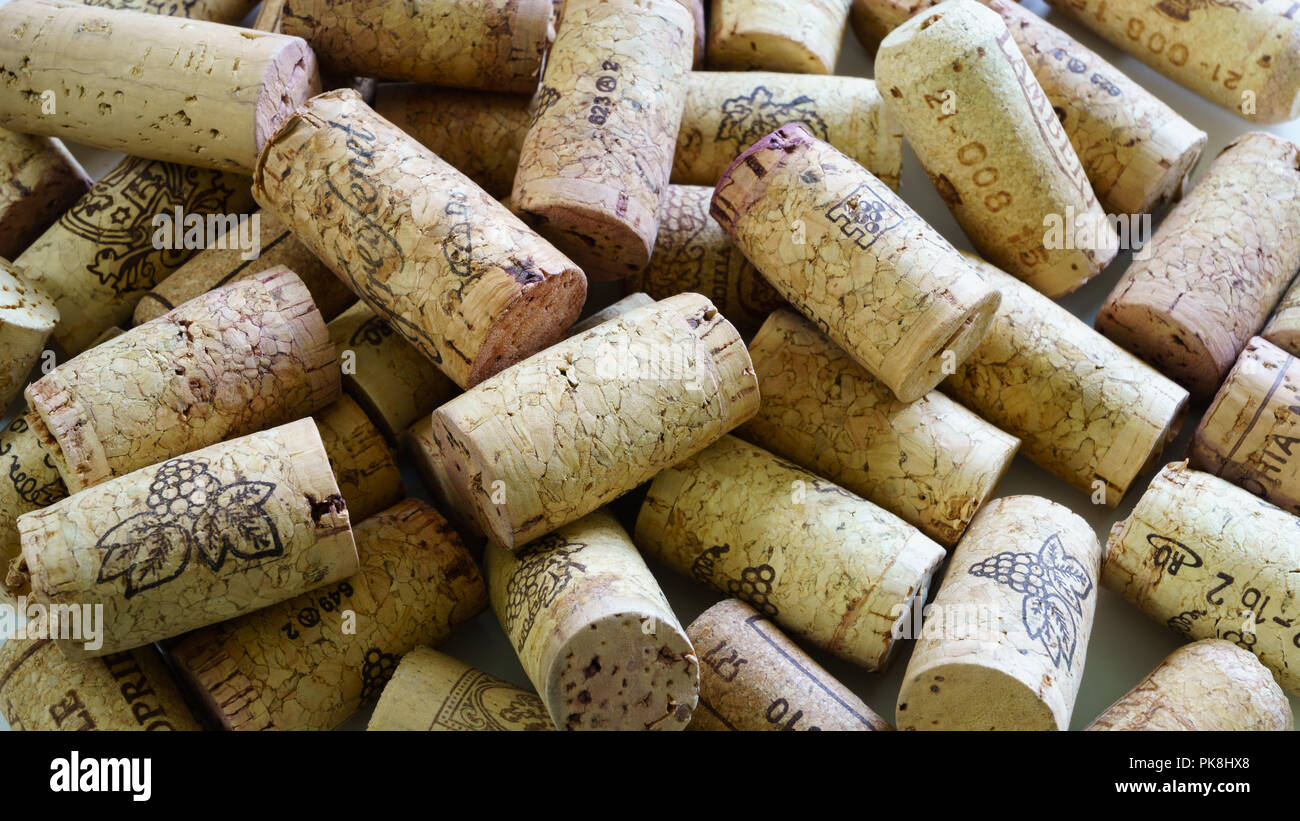 Close up of used wine corks background Stock Photo - Alamy