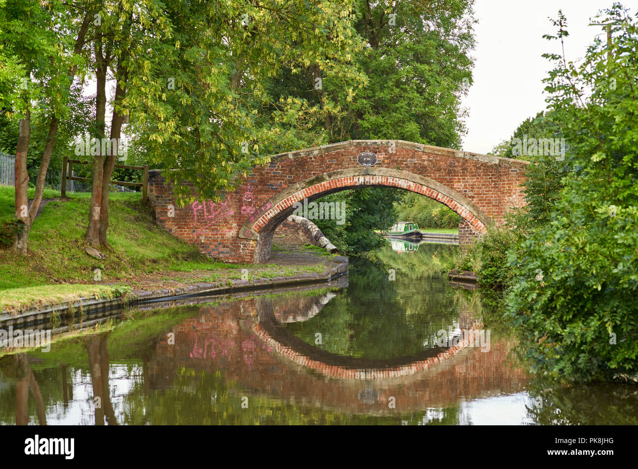 Change over bridge where the towpath crosses from one side of the canal ...
