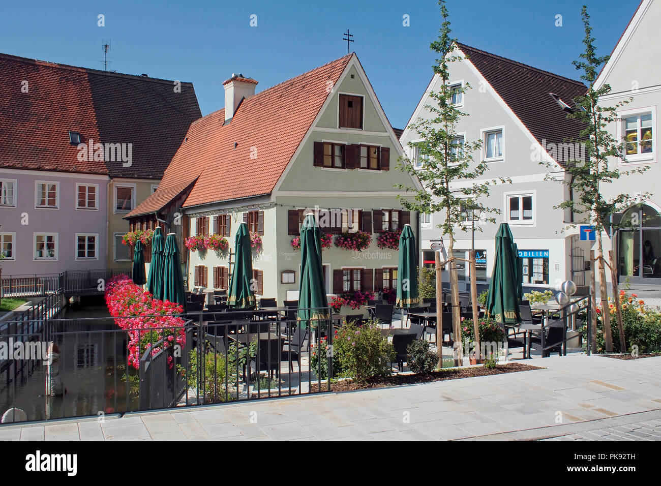 Street scene in the market square in the old town centre (altstadt) of ...