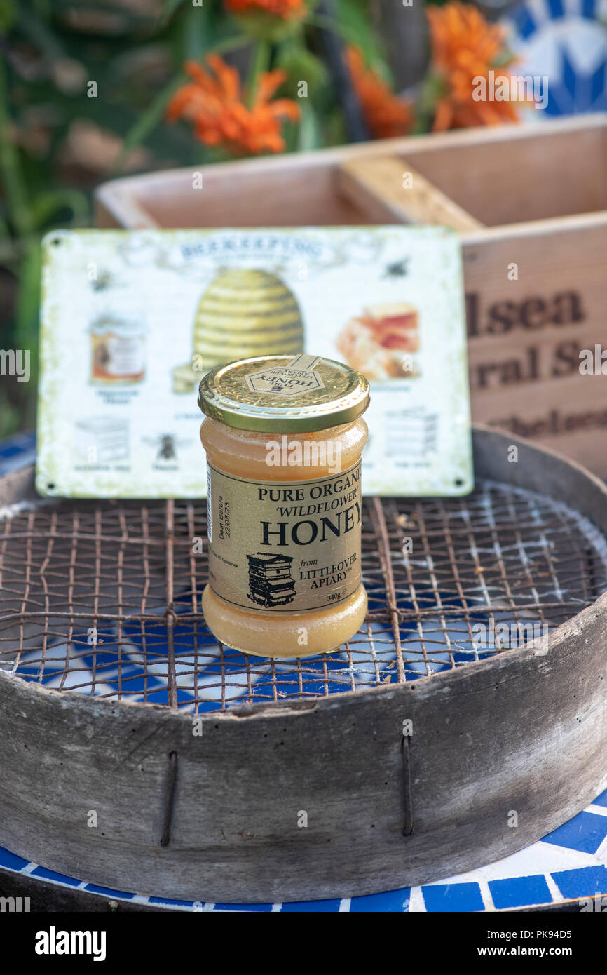 Pure organic wildflower honey hi-res stock photography and images - Alamy