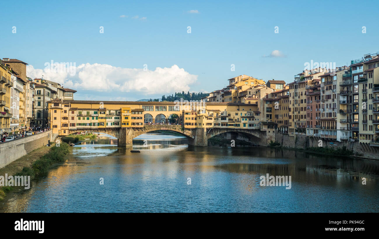The medieval "Ponte Vecchio" Bridge over the River Arno in Florence ...