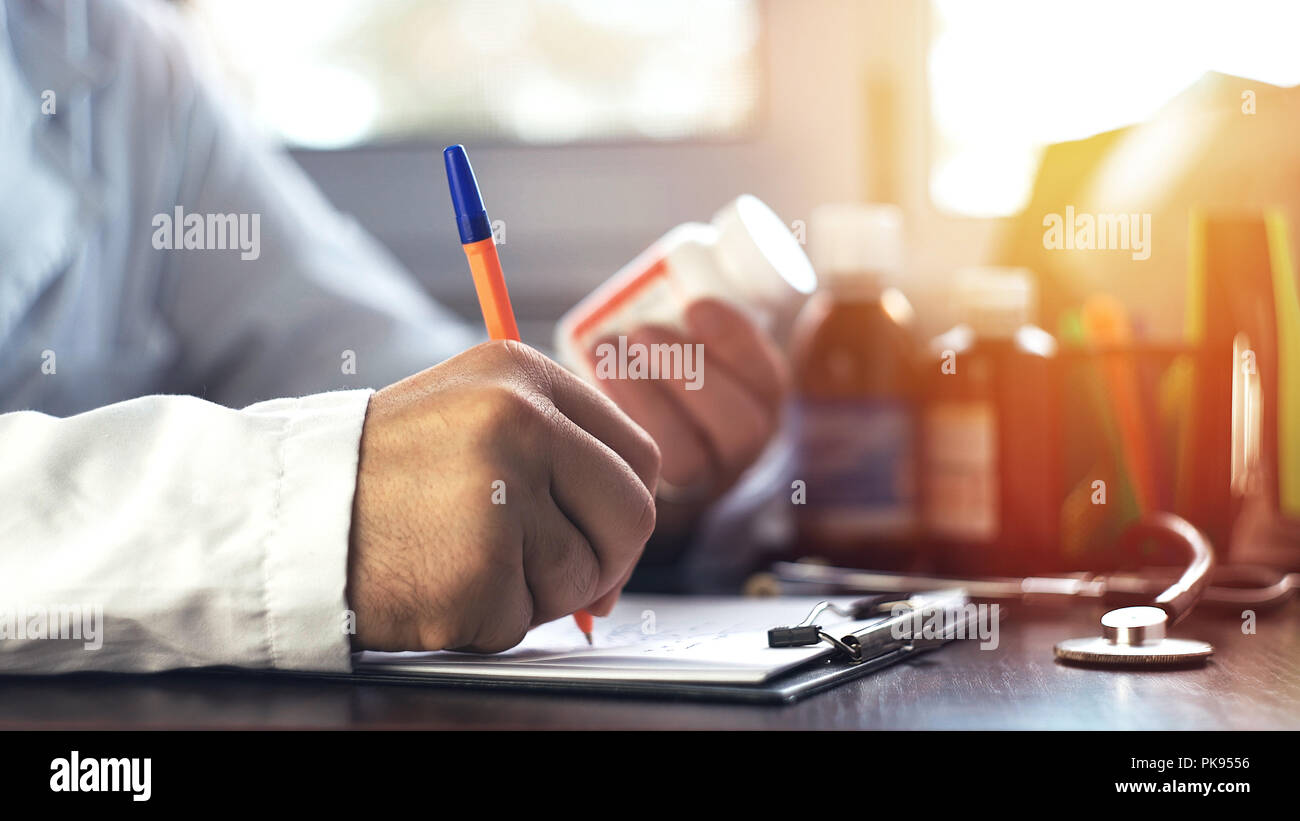 Clinician write hi-res stock photography and images - Alamy