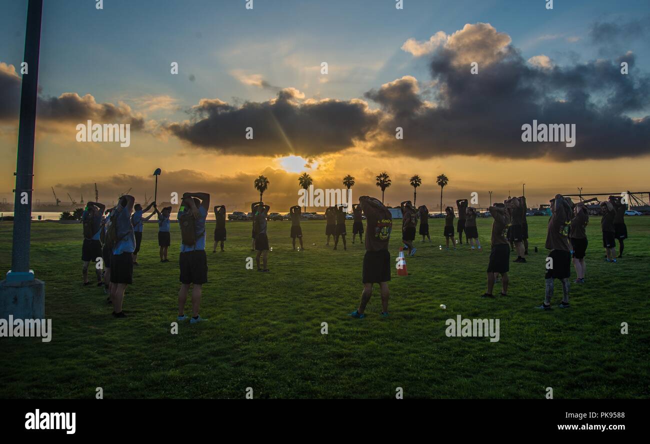 Us navy chief petty hi-res stock photography and images - Alamy