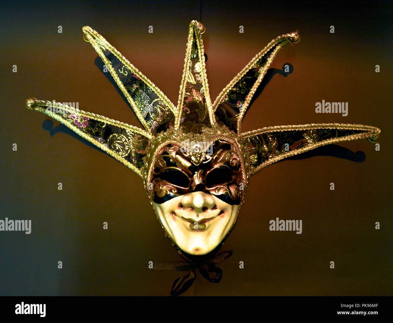 Venetian mask hi-res stock photography and images - Alamy