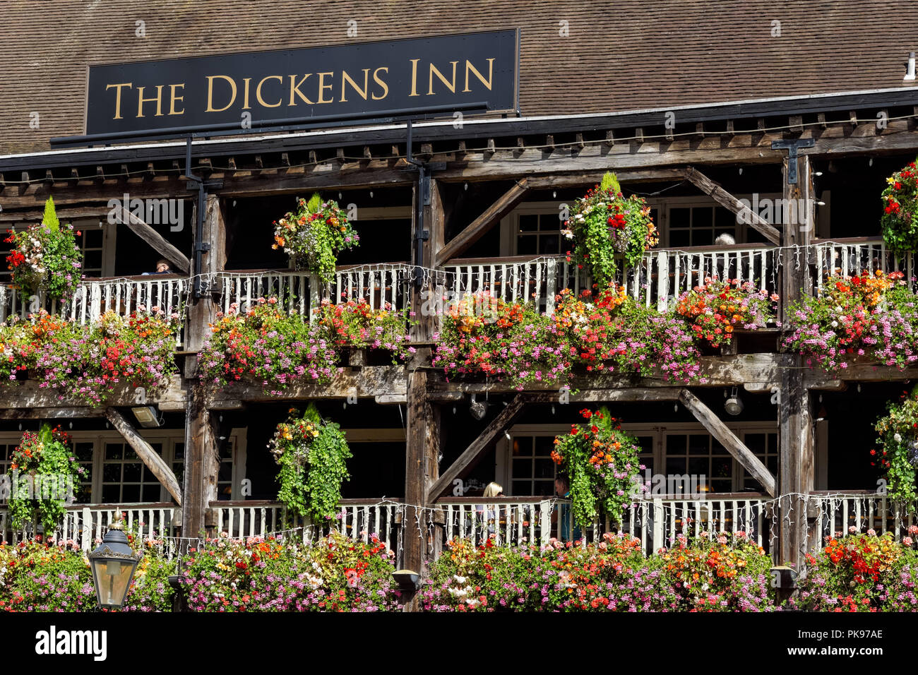 Dickens inn hi-res stock photography and images - Alamy
