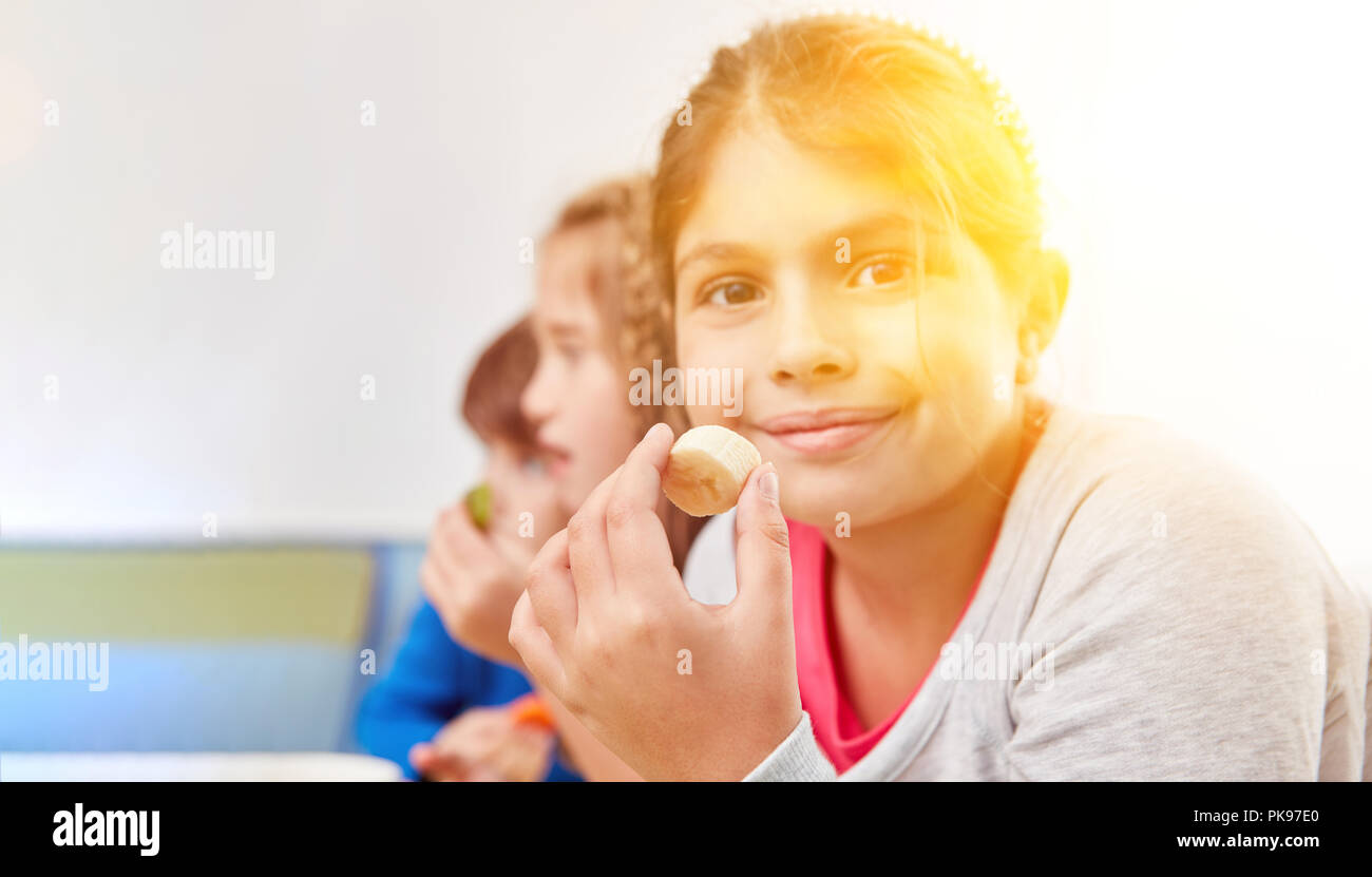 Kids snack time at school hi-res stock photography and images - Alamy