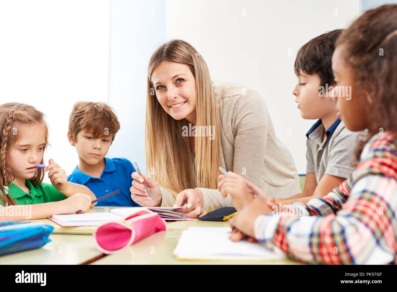 Private school children hi-res stock photography and images - Alamy