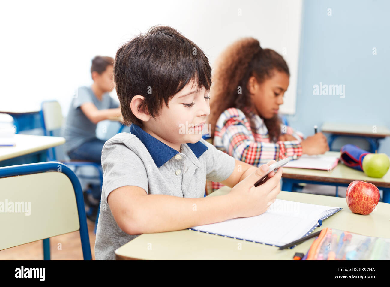 Smartphone school classroom hi-res stock photography and images - Alamy