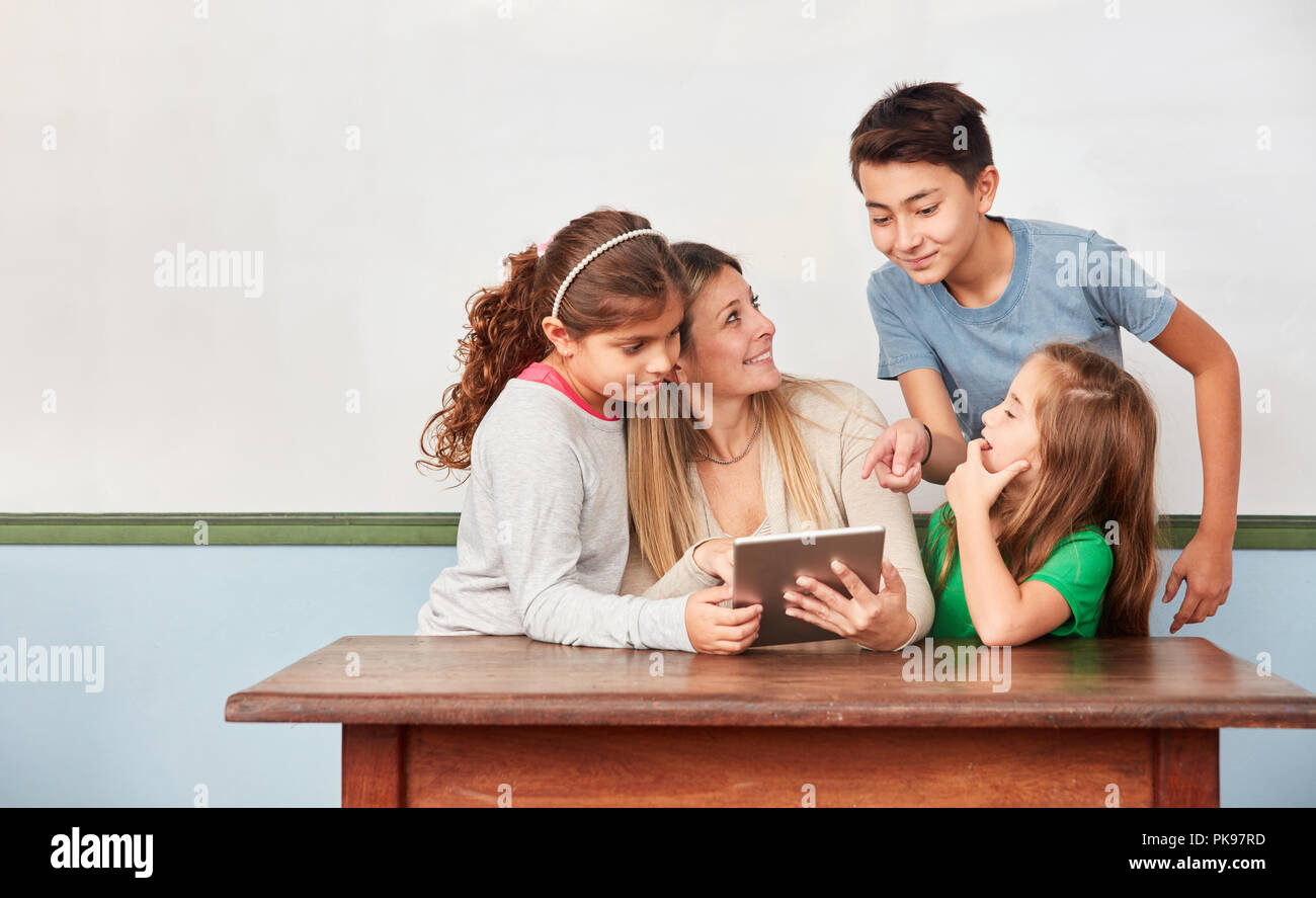 Technology literacy hi-res stock photography and images - Alamy