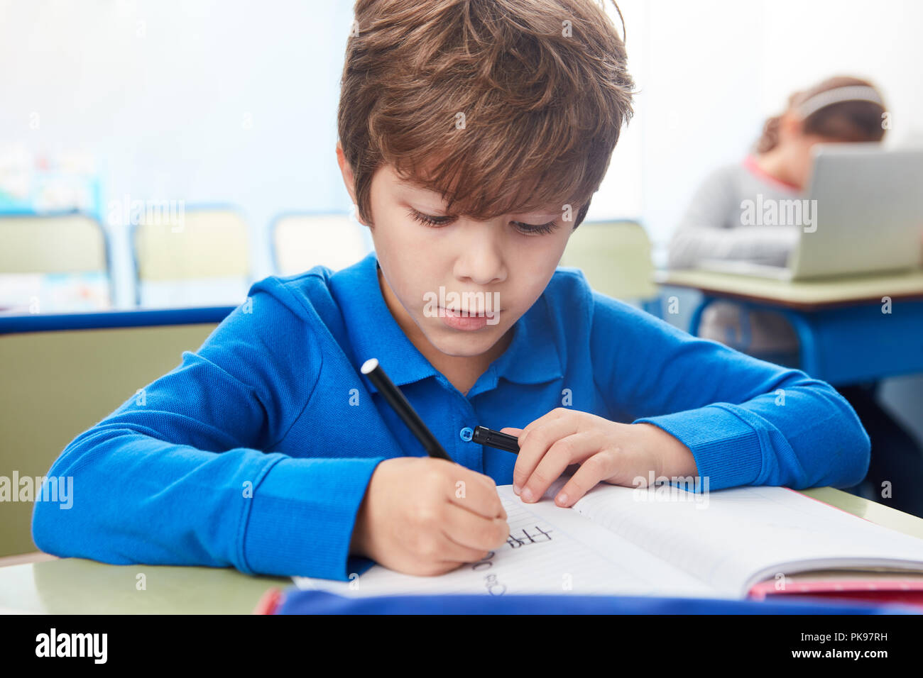 Student students pupil drawing hi-res stock photography and images - Alamy