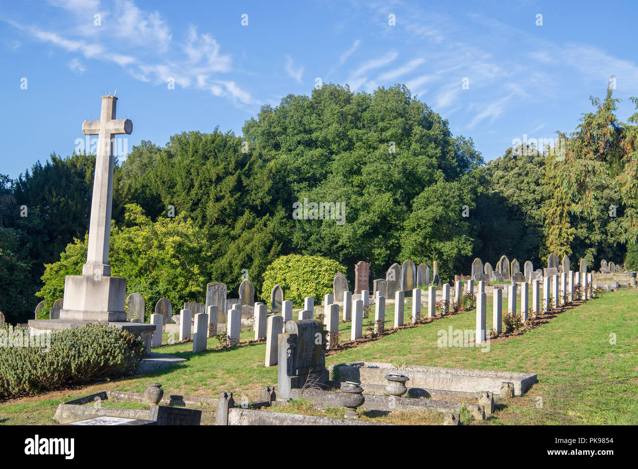 Commonwealth War Graves Commission Cross of Sacrifice and War Graves at ...