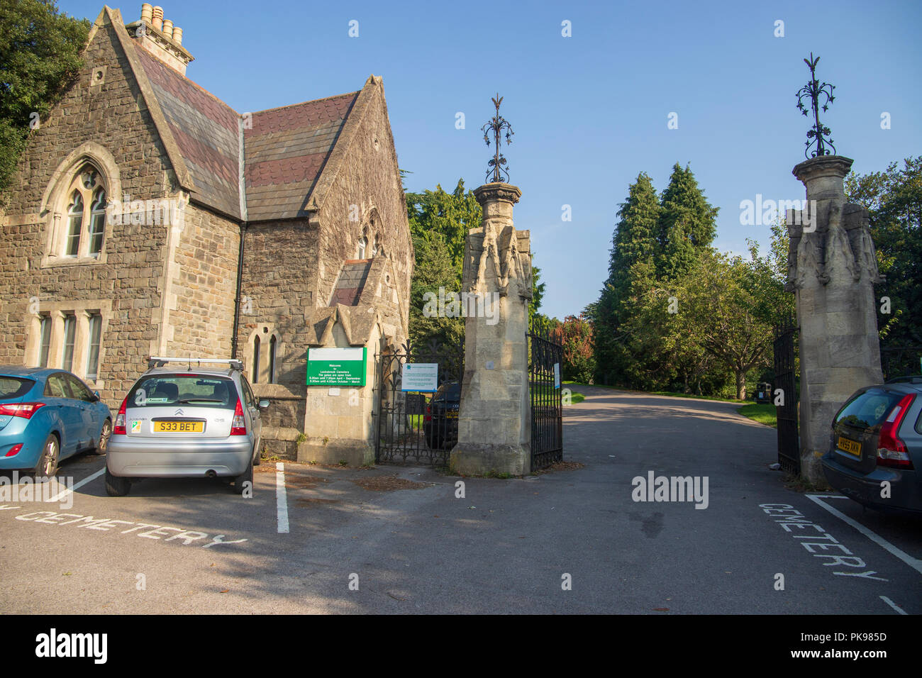 Gothic entrance Lodge at Locksbrook Cemetery, Bath Stock Photo - Alamy